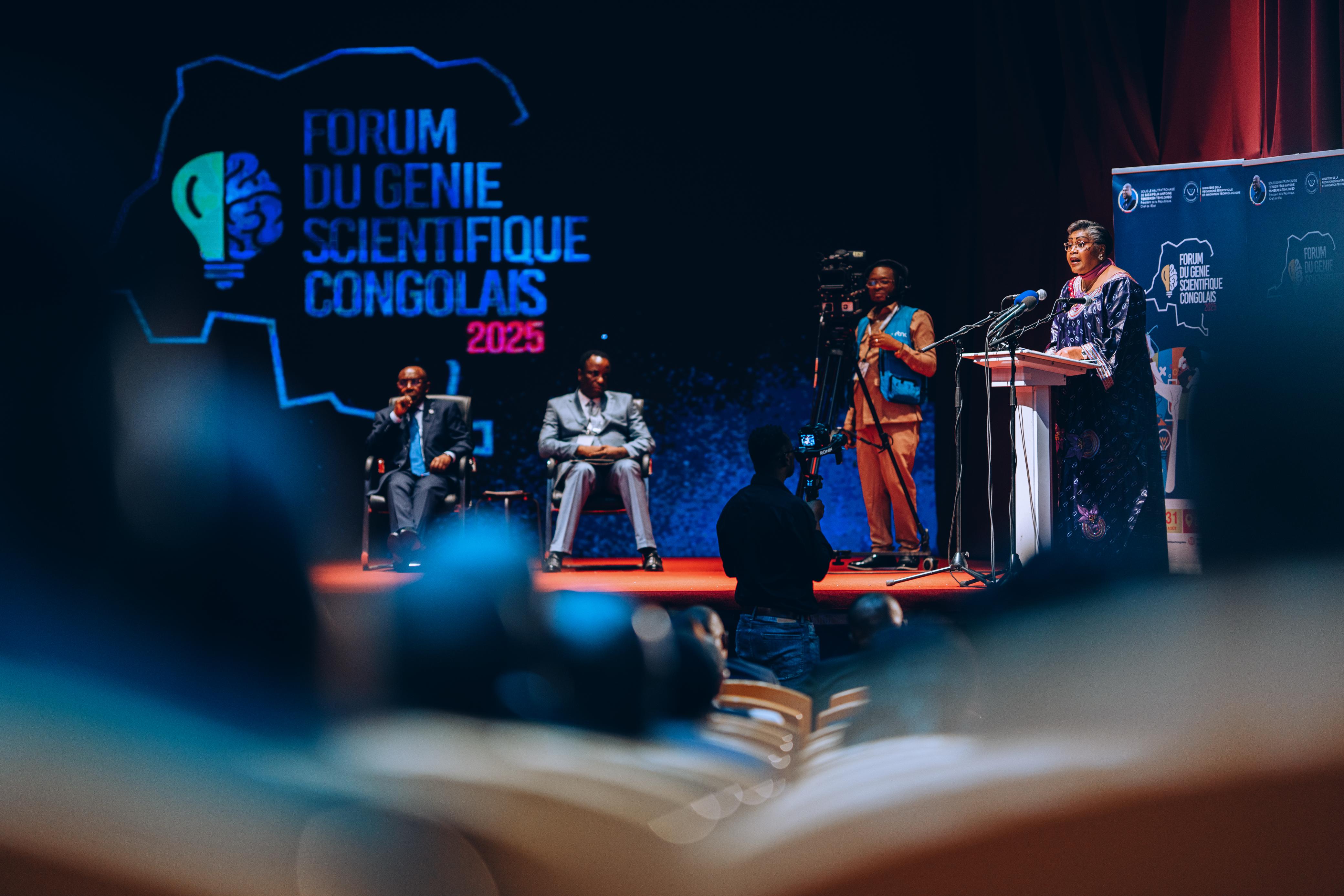 Kinshasa : la Première ministre Judith Suminwa lance le Forum du Génie ...