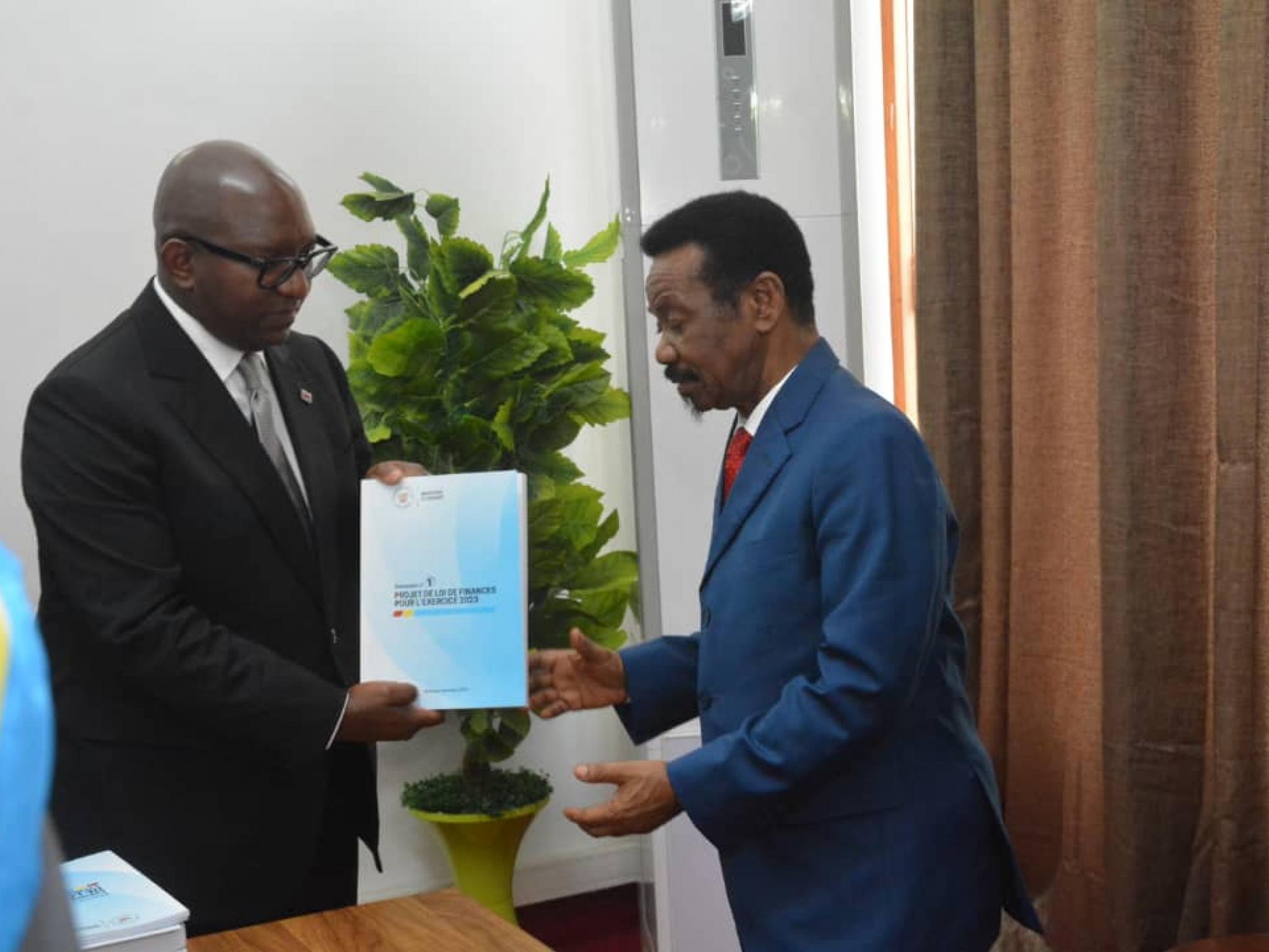 Rdc 2023 évalué à 14 6 Milliards Usd Le Projet De Budget Déposé Au