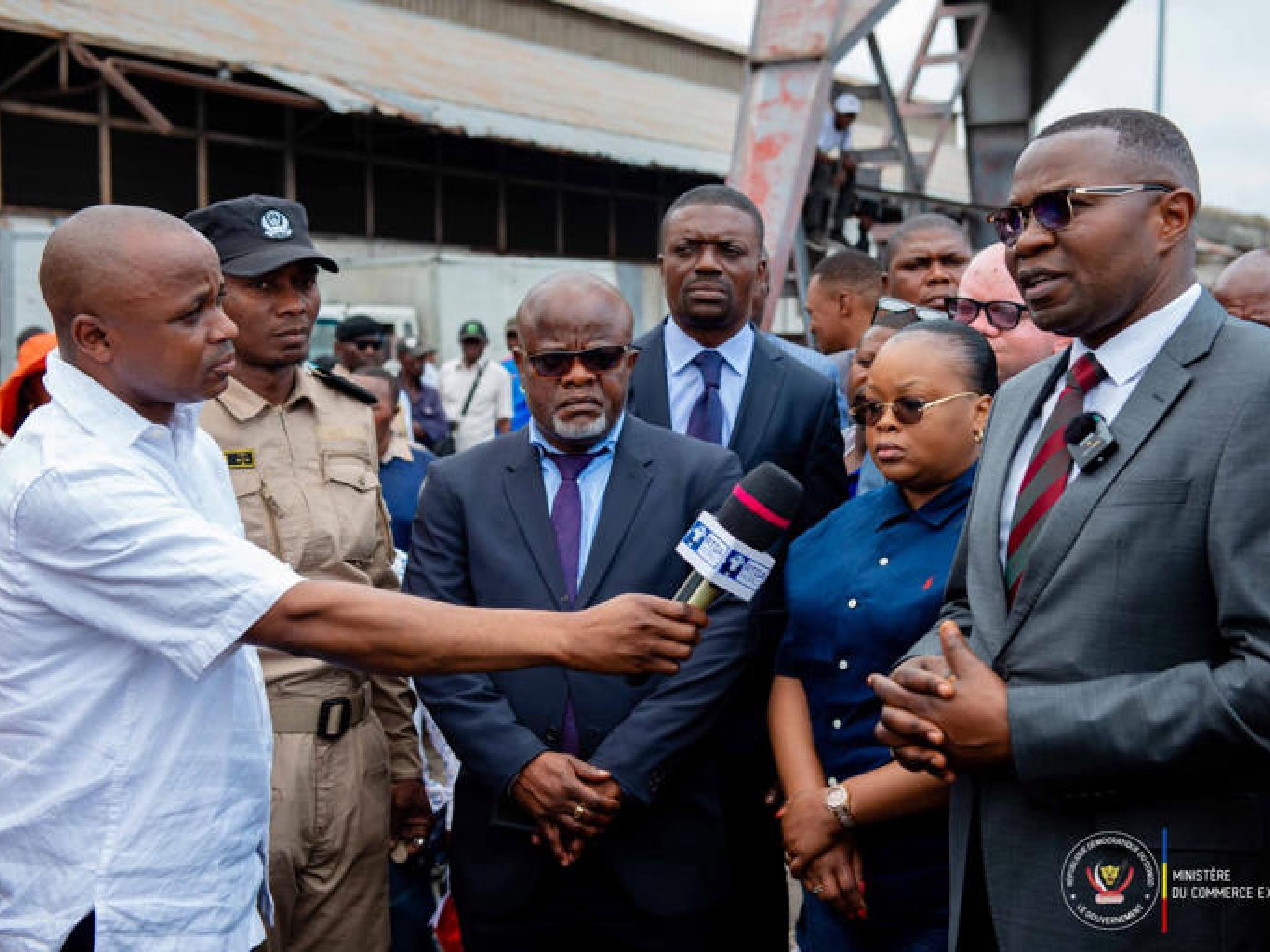 Inspection des postes frontaliers en RDC : Le ministre du Commerce ...