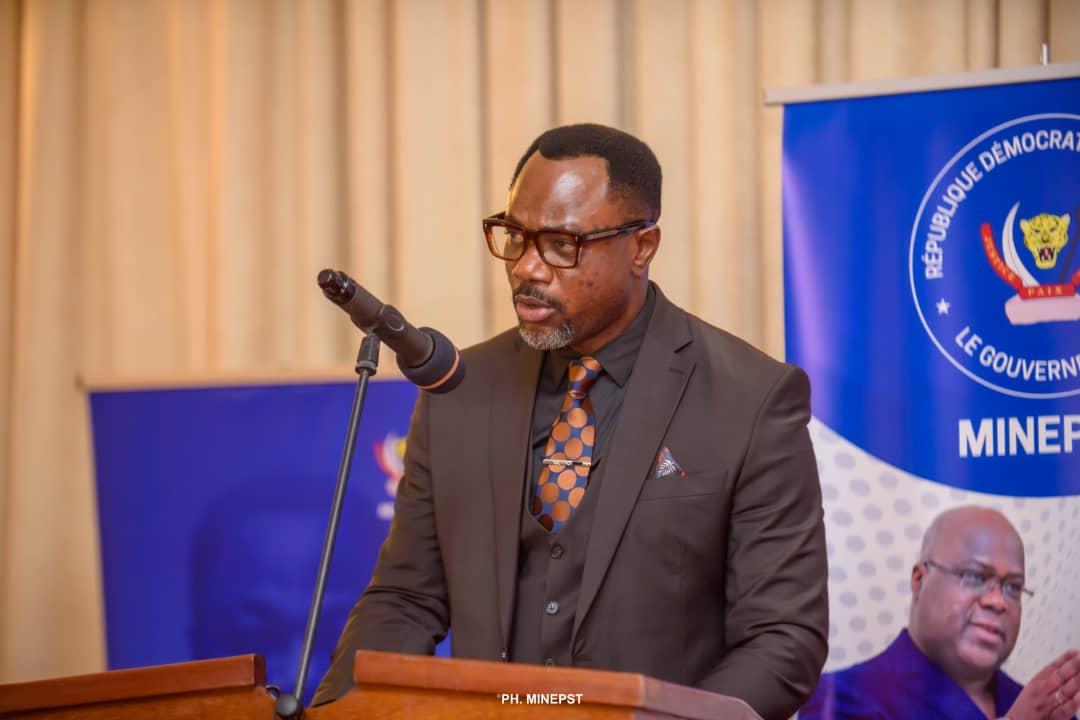 Amélioration de la qualité de l'enseignement en RDC: le ministre Tony ... Amélioration de la qualité de l'enseignement en RDC: le ministre Tony ...